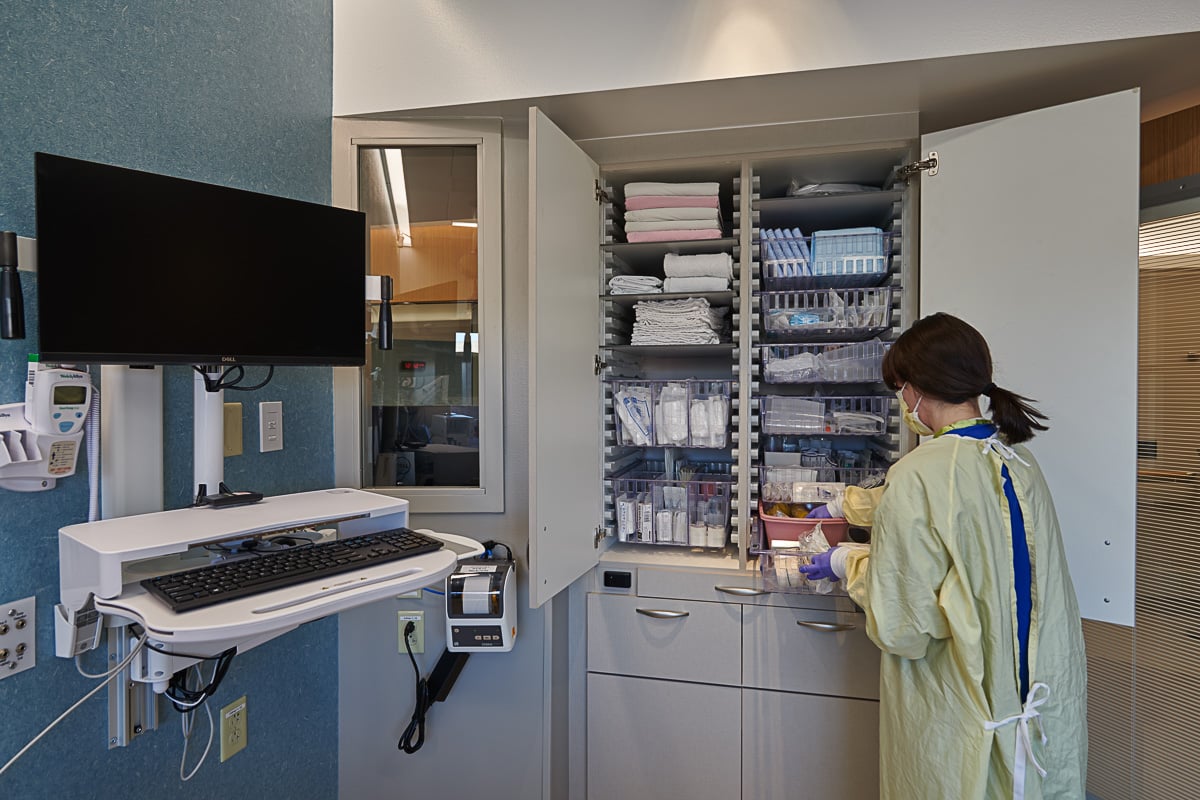 FlowCARE Pass-Through Nurse Server | Flowcare Solutions